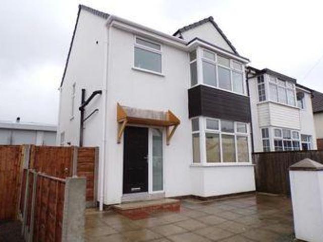 3 Bedrooms Semi detached house for sale in Avondale Road, Stretford, Manchester M32
