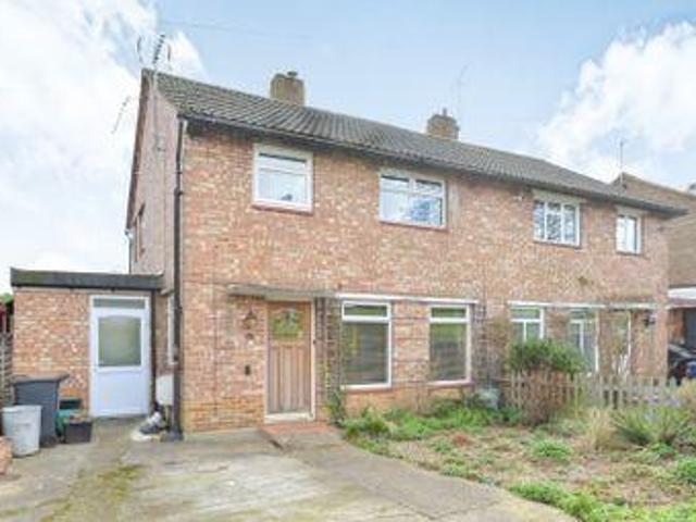 3 Bedrooms Semi detached house for sale in Boughton Avenue, Bromley BR2