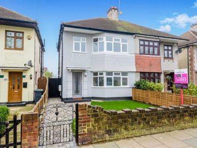 3 Bedrooms Semi detached house for sale in Bournemouth Park Road, Southend On Sea SS2