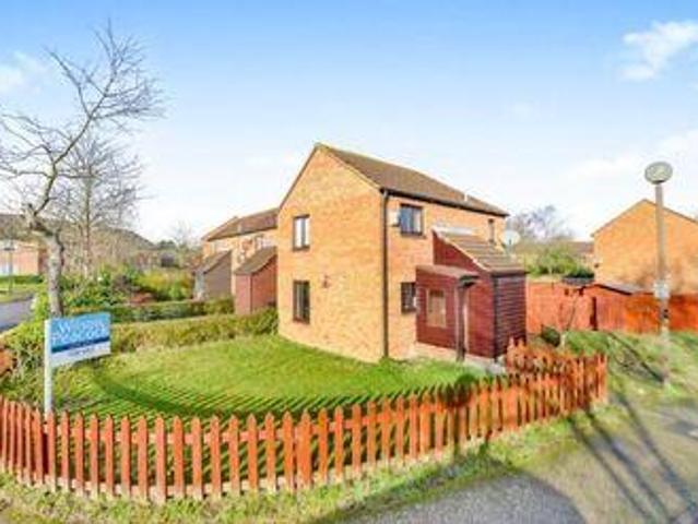 3 Bedrooms Semi detached house for sale in Bodle Close, Pennyland, Milton Keynes, Buckinghamshire MK15