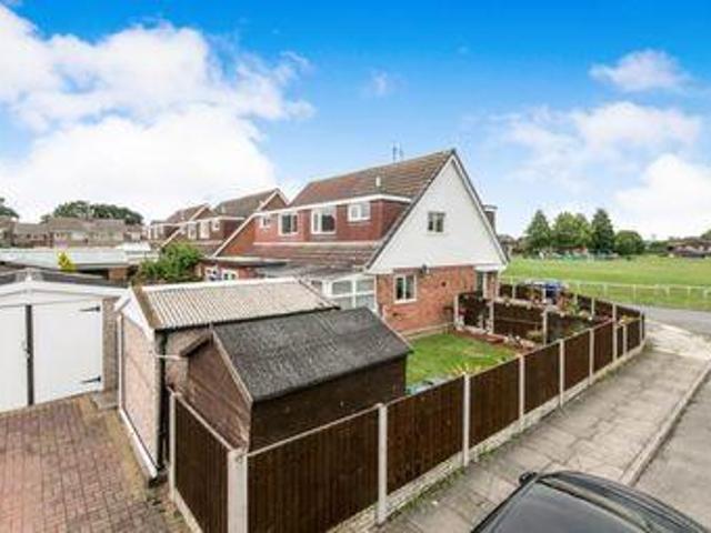 3 Bedrooms Semi detached house for sale in Boleyn Close, Blacon, Chester, Cheshire CH1