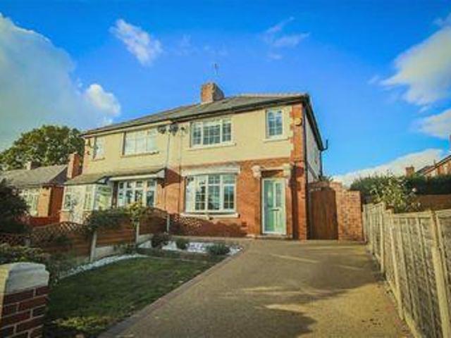 3 Bedrooms Semi detached house for sale in Boothsbank Avenue, Worsley, Manchester M28