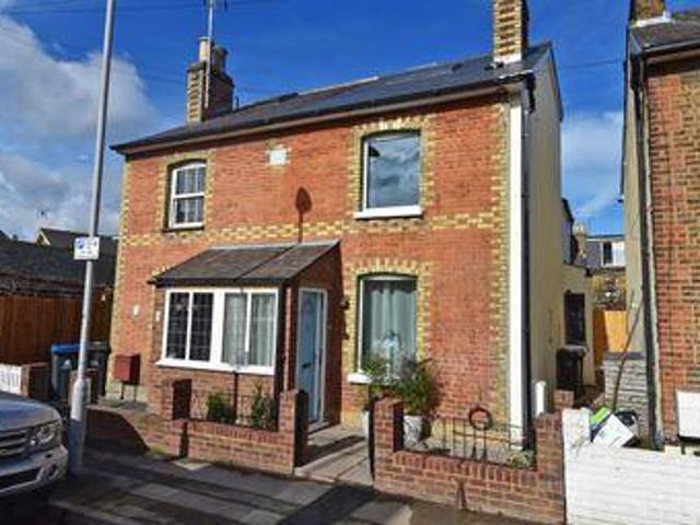 3 Bedrooms Semi detached house for sale in Borough Road, Kingston Upon Thames KT2