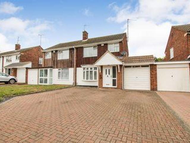 3 Bedrooms Semi detached house for sale in Borrowdale Avenue, Dunstable LU6