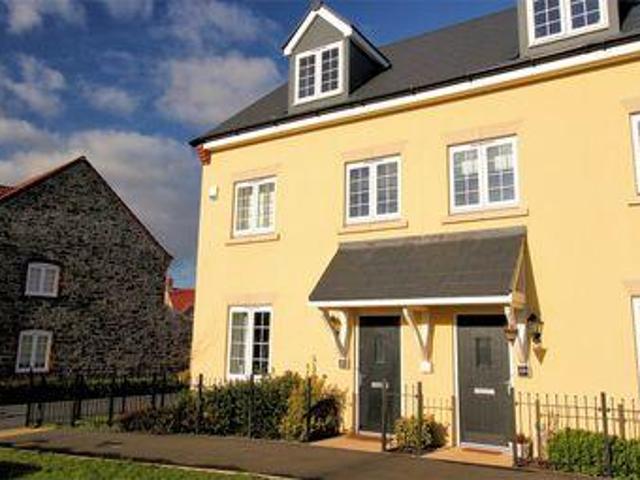 3 Bedrooms Semi detached house for sale in Badger Road, Thornbury, Bristol BS35