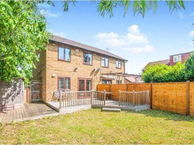 3 Bedrooms Semi detached house for sale in Baird Close, Slough SL1