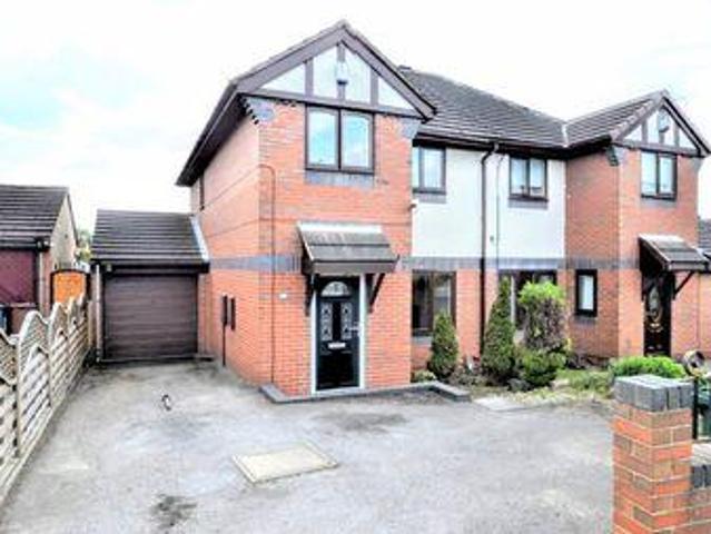 3 Bedrooms Semi detached house for sale in Bar Lane, Mapplewell, Barnsley S75