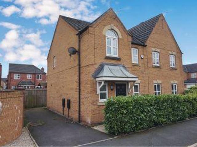3 Bedrooms Semi detached house for sale in Baroness Road, Manchester M34