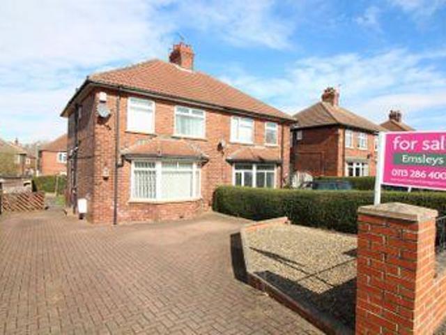 3 Bedrooms Semi detached house for sale in Barleyhill Road, Garforth, Leeds LS25