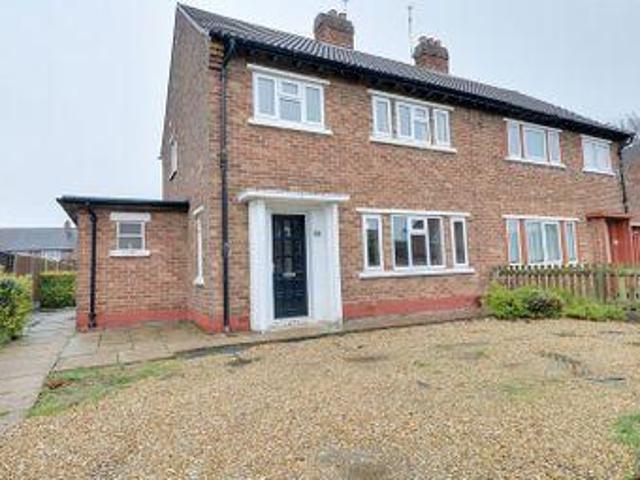 3 Bedrooms Semi detached house for sale in Barlings Avenue, Scunthorpe DN16