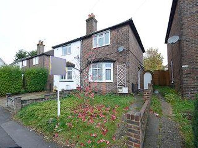 3 Bedrooms Semi detached house for sale in Barrack Road, Guildford GU2