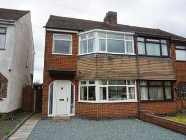 3 Bedrooms Semi detached house for sale in Barrie Road, Hinckley LE10