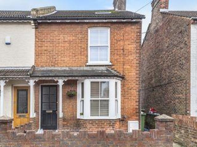 3 Bedrooms Semi detached house for sale in Barrington Road, Horsham RH13