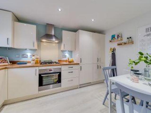 3 Bedrooms Semi detached house for sale in ´´Barwick´´ at High Street, Watchfield, Swindon SN6