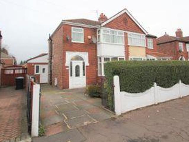 3 Bedrooms Semi detached house for sale in Barton Road, Stretford, Manchester M32