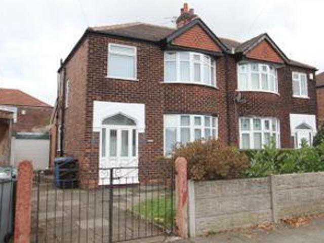 3 Bedrooms Semi detached house for sale in Barton Road, Stretford, Manchester M32