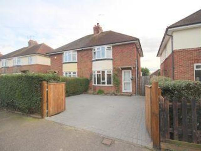 3 Bedrooms Semi detached house for sale in Bethune Road, Horsham RH13