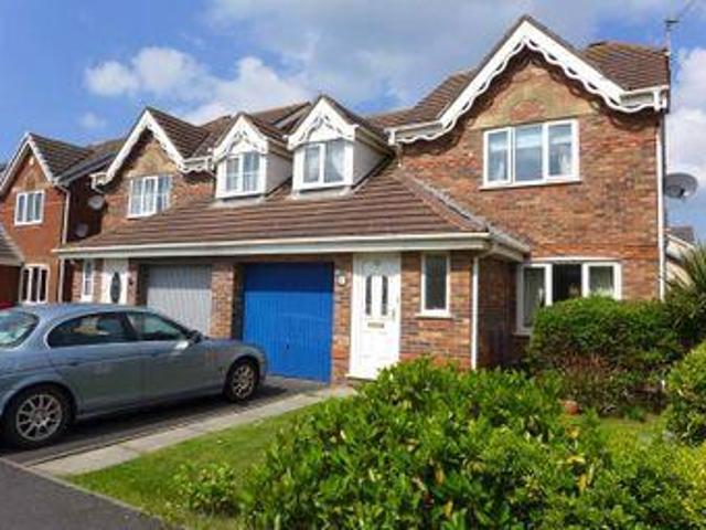 3 Bedrooms Semi detached house for sale in Beachcomber Drive, Thornton Cleveleys FY5