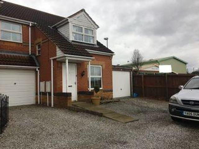 3 Bedrooms Semi detached house for sale in Beachill Crescent, Havercroft, Wakefield WF4