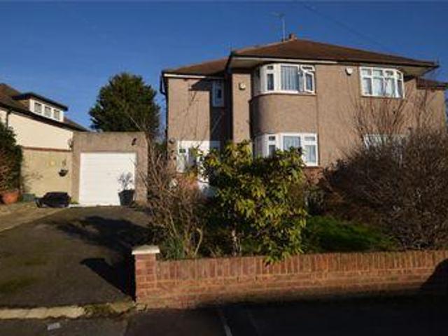 3 Bedrooms Semi detached house for sale in Beechway, Bexley, Kent DA5
