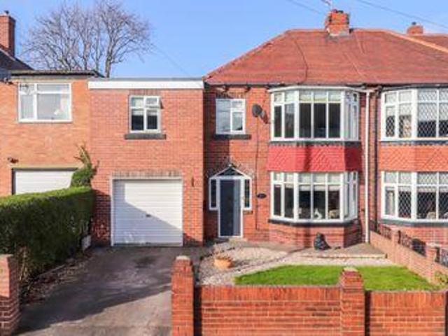3 Bedrooms Semi detached house for sale in Beechwood Grove, Horbury, Wakefield WF4