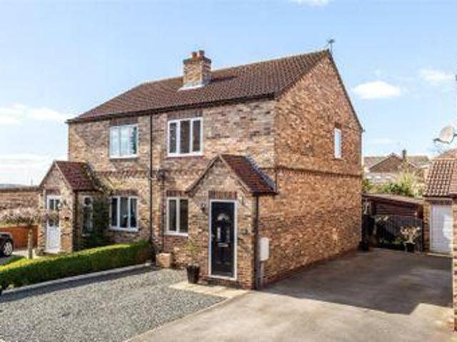 3 Bedrooms Semi detached house for sale in Beech Park Close, Riccall, York YO19