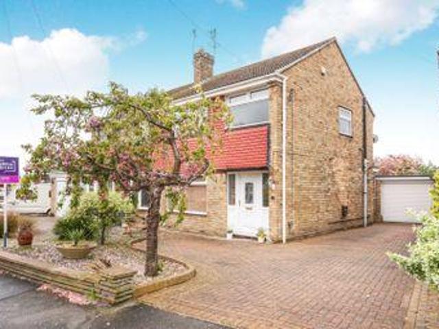 3 Bedrooms Semi detached house for sale in Beech Road, Brough HU15