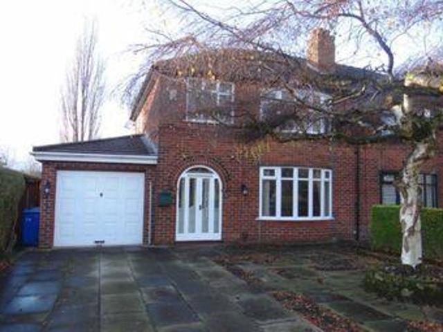 3 Bedrooms Semi detached house for sale in Beech Walk, Leigh WN7