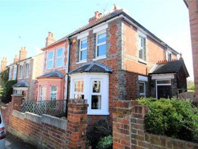 3 Bedrooms Semi detached house for sale in Beecham Road, Reading, Berkshire RG30
