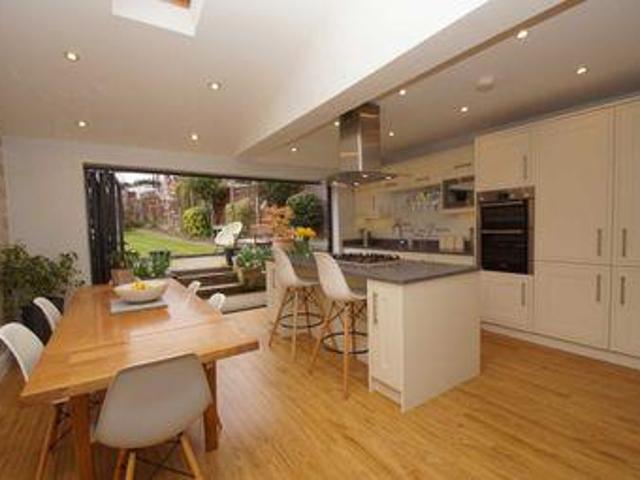 3 Bedrooms Semi detached house for sale in Belswains Lane, Hemel Hempstead HP3