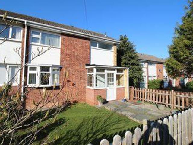 3 Bedrooms Semi detached house for sale in Bennett Walk, Pensby, Wirral CH61