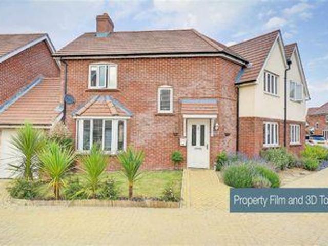 3 Bedrooms Semi detached house for sale in Berkley Avenue, Hailsham BN27