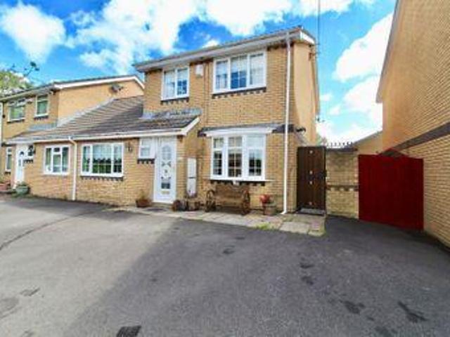 3 Bedrooms Semi detached house for sale in Bessborough Drive, Grangetown, Cardiff CF11