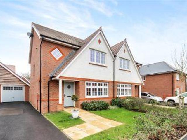 3 Bedrooms Semi detached house for sale in Biddestone Avenue, Coate, Swindon SN3
