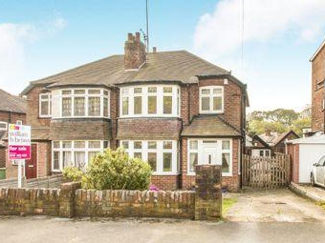 3 Bedrooms Semi detached house for sale in Birchwood Avenue, Shadwell, Leeds LS17
