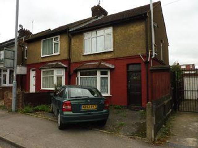 3 Bedrooms Semi detached house for sale in Biscot Road, Luton LU3