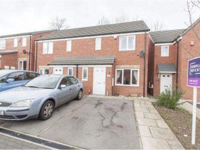 3 Bedrooms Semi detached house for sale in Bluebell Bank, Barnsley S70