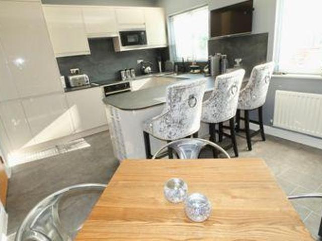 3 Bedrooms Semi detached house for sale in Blueberry Avenue, Manchester M40
