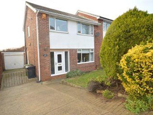 3 Bedrooms Semi detached house for sale in Blackwood Avenue, Cookridge, Leeds LS16