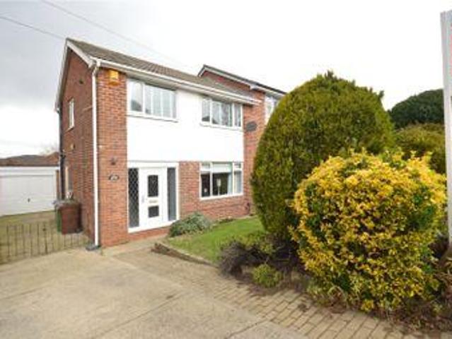 3 Bedrooms Semi detached house for sale in Blackwood Avenue, Cookridge, Leeds LS16