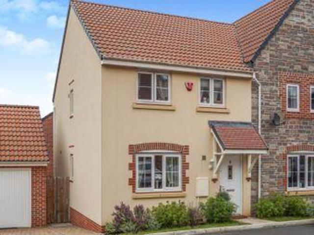 3 Bedrooms Semi detached house for sale in Blackberry Close, Yate BS37