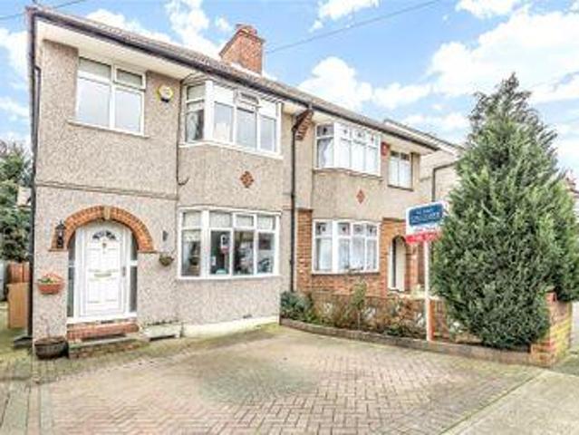 3 Bedrooms Semi detached house for sale in Blacklands Drive, Hayes, Middlesex UB4