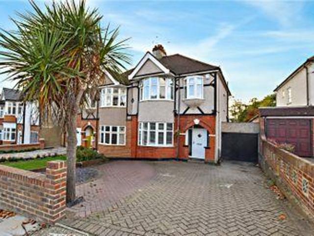 3 Bedrooms Semi detached house for sale in Blendon Drive, Bexley, Kent DA5