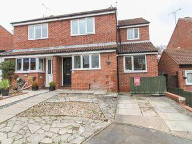3 Bedrooms Semi detached house for sale in Blenheim Crescent, Leamington Spa CV31