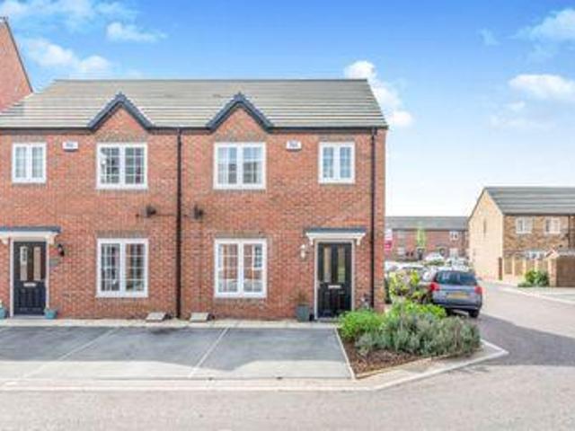 3 Bedrooms Semi detached house for sale in Blenheim Way, Castleford WF10