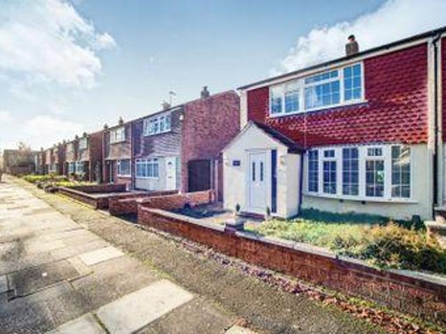 3 Bedrooms Semi detached house for sale in Bruce Close, Welling DA16