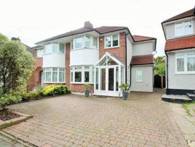 3 Bedrooms Semi detached house for sale in Brunswick Gardens, Ilford IG6