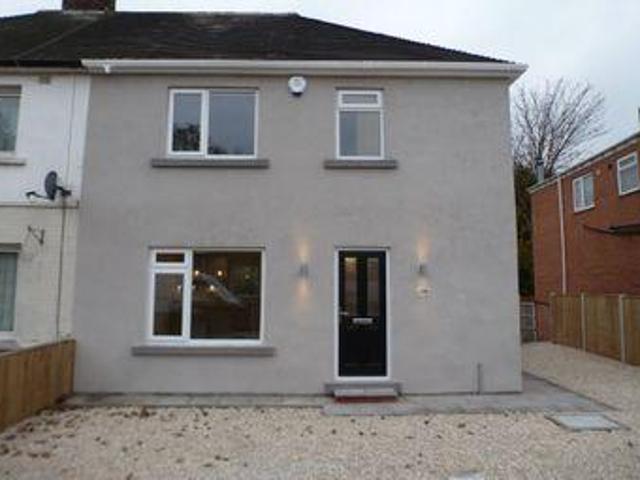 3 Bedrooms Semi detached house for sale in Bradford Road, Wrenthorpe, Wakefield, West Yorkshire WF1