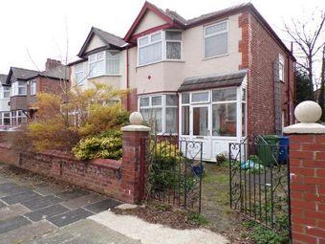 3 Bedrooms Semi detached house for sale in Bramley Aveue, Stretford, Manchester M32