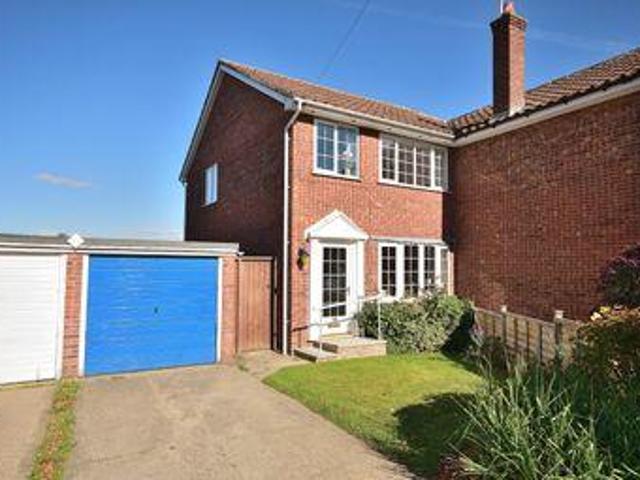 3 Bedrooms Semi detached house for sale in Branton Close, Great Ouseburn, York YO26